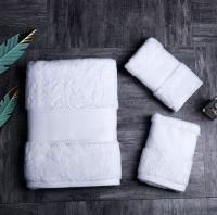 China Custom Logo 100% Cotton Hotel Towels - 70x140cm Size, 600g Weight, Multiple Yarn Options for sale