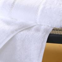 China Custom Logo 100% Cotton Hotel Towels - 70x140cm Size, 600g Weight, Multiple Yarn Options for sale