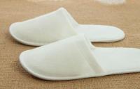 China Luxury 4-Star Hotel Disposable Embroidery Velvet Slippers - 27×10cm to 29×10.5cm Sizes with 1-4mm Sponge Padding for sale