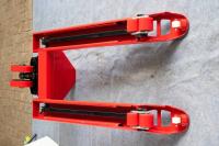 China 11000 Lbs Pallet Hand Jack Low Noise Pallet Handling Equipment For Oversized Pallets for sale