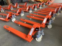 China Strong Steel Frame Hand Pallet Truck Low Noise Manual Hydraulic Pallet Truck For Effective Warehouse Operations for sale