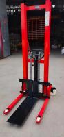 China 2000kg Manual Pallet Stackers Lift 1.6m - 3m Hand Pallet Stacker for sale