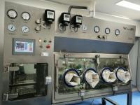 China Rapid Bio Decontamination Cycle Electric Positive Pressure Isolator for sale