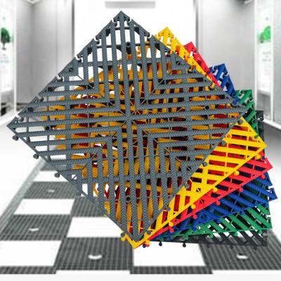 China Interlocking Checkered Garage Flooring 50x50cm 6mm Thick for Workshop Gym Showroom for sale