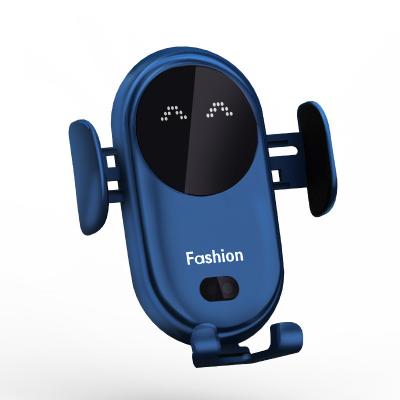 China 15W Qi Fast Car Mount Wireless Charger Gravity Auto Clamping for sale