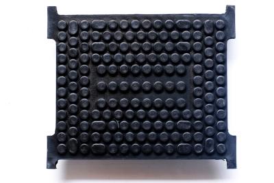 China Vibration Isolation Bearings rubber material pads applied in railway for sale