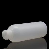 China 44mm 133MM PE Cosmetic Bottle Thin 150ml Empty Lotion Containers for sale