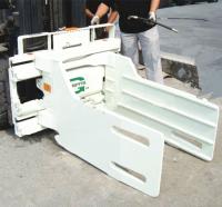 China Paper Roll Clamp Pulp Bale Clamp 1-5 Ton Capacity CE Certified Forklift Attachment for sale