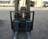 China Battery Powered Forklift Forks with Bluetooth Transmitters 2500 lb Capacity for sale