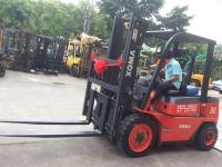 China XGMA 3 Ton Diesel Forklift 3000kg Capacity 4.5m Lifting Height Internal Combustion for sale