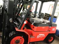 China XGMA 3 Ton Diesel Forklift CPC30 3000kg Capacity Automatic Powertrain for sale