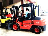 China XGMA 4.2 Ton Diesel Forklift Truck 2/3 Stage Mast Japanese Engine 4200kg Capacity for sale