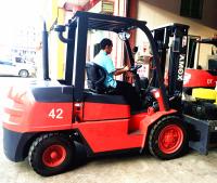 China 4.2 Ton Diesel Forklift Truck 4200kg Capacity High Lifting Warehouse Material Handling Equipment for sale