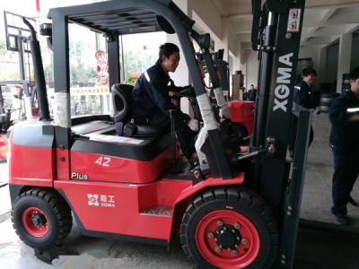 China 4.2 Ton Diesel Forklift Truck 4200kg Capacity High Lifting Warehouse Material Handling Equipment for sale