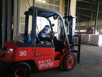 China XGMA CPD30 3 Ton Diesel Forklift 3000kg Capacity 3-6m Lifting Height Hydraulic Transmission for sale