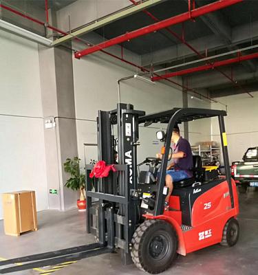 China XGMA 2.5 Ton Electric Forklift Truck 3 Stage Free Lifting Mast 48V for sale