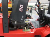 China 7 Ton Diesel Forklift Pneumatic Standard Tire Internal Combustion 3000mm Lifting Height for sale