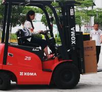 China 2.5 Ton Electric Forklift Truck 3 Stage 4.5m Mast Compact Design 48V for sale