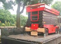 China Hydraulic Manual Electric Scissor Lift 2.2kw 3kw 500kg 2000kg Capacity Narrow Platform for sale