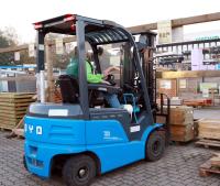 China BYD CPD35 3 Ton Electric Forklift with Two Stage Mast 80V 200Ah Battery for sale