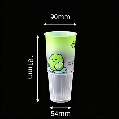 China Custom Branded Plastic Cups 90mm Tall PP Torch Cups For Beverage Service 700ml for sale