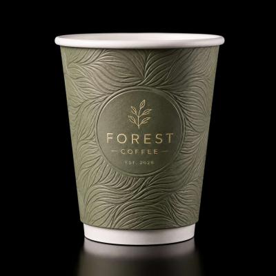 China 14oz Textured Embossed Paper Cups Custom Pattern For Branded Beverage Packaging for sale