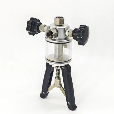 China 700Bar Handheld Hydraulic Calibration Pump YHP-70 with M20*1.5 Thread for Pressure Transmitter Testing for sale