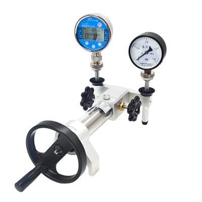 China Portable Hydraulic Pump 700 Bar 70 MPa Pressure Calibration Equipment YWQ-1442 for sale