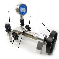 China Portable Hand Hydraulic Calibration Pump 0-70 MPa YWQ-1442 Manual Pressure Generator for sale