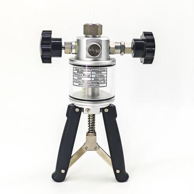 China YHP-70 Manual Hydraulic Calibrator 700Bar Portable Hand Operated High Pressure Pump for Gauge Sensor Testing for sale