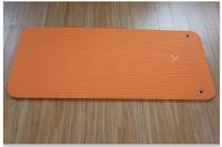 China 15mm EVA Gym Exercise Mat with Hole Custom Logo Hanging Non Slip Yoga Mat 140*60cm for sale