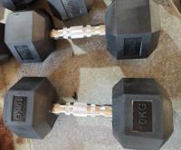 China Black Fixed Rubber Coated Dumbbell Perfect for Weightlifting and Strength Training for sale