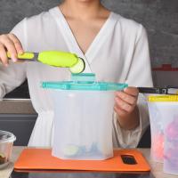 China 500ml 1000ml Collapsible Silicone Food Storage Bag Silicone Freezer Bags for sale