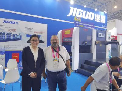 China 1060 Deep Auto Die Cutting Machine 900T Heavy Pressure Cutting Creasing for Paper Box for sale