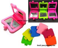 China Eco-Friendly Silicone Cosmetic Mirror 9.7x8.5x1.5cm Portable Pocket Makeup Mirror for sale