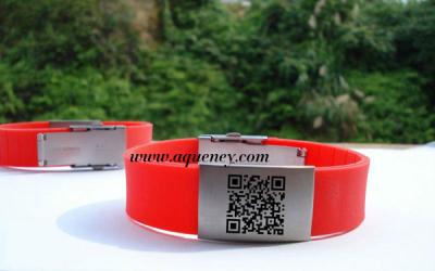 China Customizable Silicone Emergency ID Bracelet 240mm Stainless Steel Engravable for sale