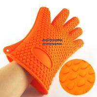 China Custom Food Grade Silicone Gloves Heat Resistant 446F Oven Mitts Kitchen Baking for sale