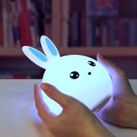 China Kids Night Light Display Stand 7 Color Changing LED Table Lamp 1200mAh Battery CE ROHS for sale