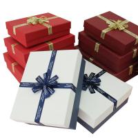 China Custom Recyclable Paper Gift Bags with Matte Lamination 500pcs MOQ for Wedding Packaging for sale