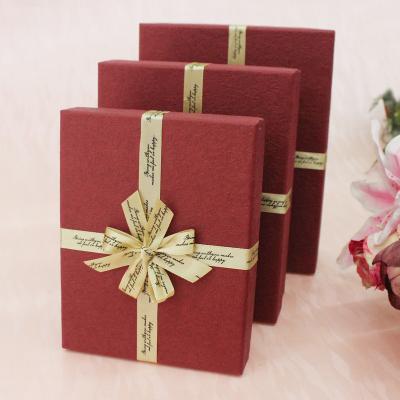 China Custom Wedding Gift Boxes Wholesale 500pcs MOQ Art Paper Cardboard Kraft Paper for sale