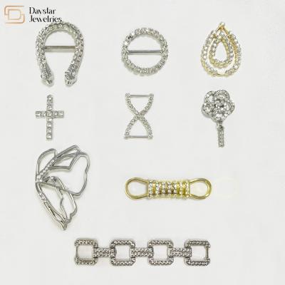 China Custom Accessories Zircon Metal Buckle Chain Pendants For Key Handbag for sale