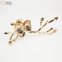 China Metal Plum Blossom Flower Napkin Rings For Dining Table Decor for sale