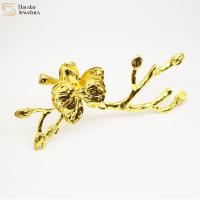 China Metal Plum Blossom Flower Napkin Rings For Dining Table Decor for sale