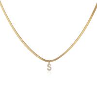 China 18k Gold Plated Custom Initial Letter Necklace Jewelry for Women 18 Inch for sale