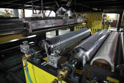 China Vinot Brand Air Bubble Film Machine Customization for Egypt With Different Size LDPE Material Model No. DY-2000 for sale