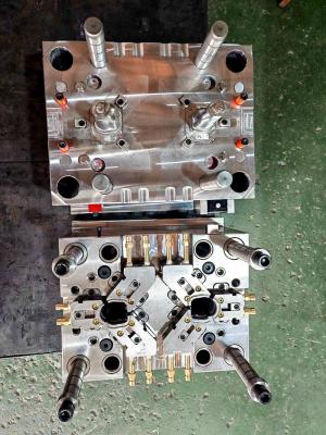 China 2738/2316 Steel Plastic Injection Mould Precision Injection Molding For Vehicle Mechanical Parts for sale