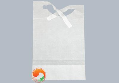 China Light Weight Disposable Adult Bibs 57x36.5cm with Leak-Proof Backing and Adjustable Neck Closure for sale