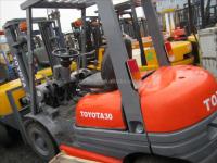 China Second Hand Japan Forklift 3 Ton FD30 2tons 3t 5t 3000kg 5000kg Weight KG 4000 kg for sale