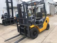 China Second Hand Komatsu Original Japan 3 Ton Used Diesel FD30 FD80 FD50 Forklift Truck for sale
