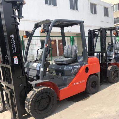 China Min. Lifting Height of 150mm 8FD30 Folk Lift from Japan with 3 Ton Lifting Capacity for sale